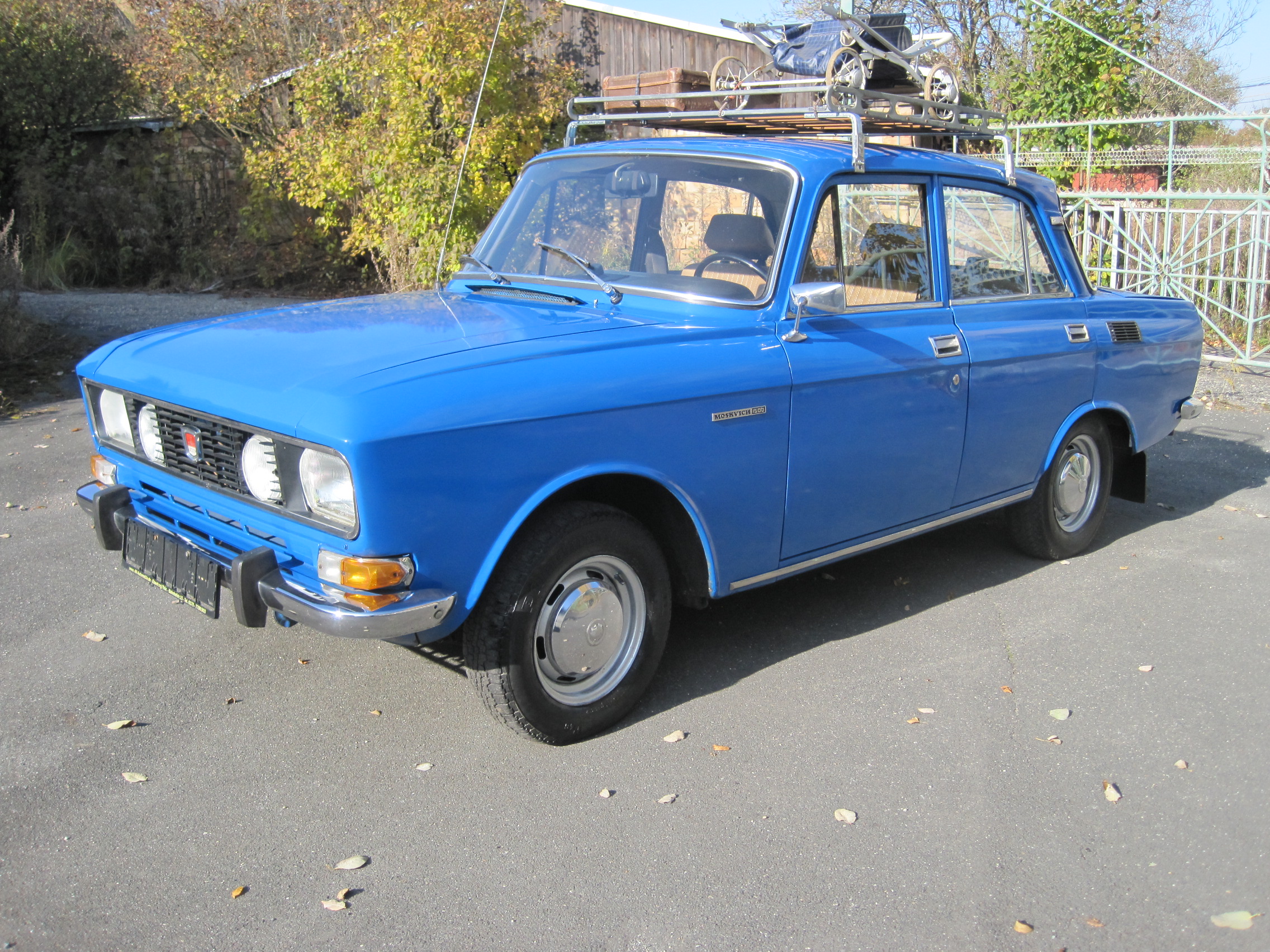 Moskwitsch 2140 blau